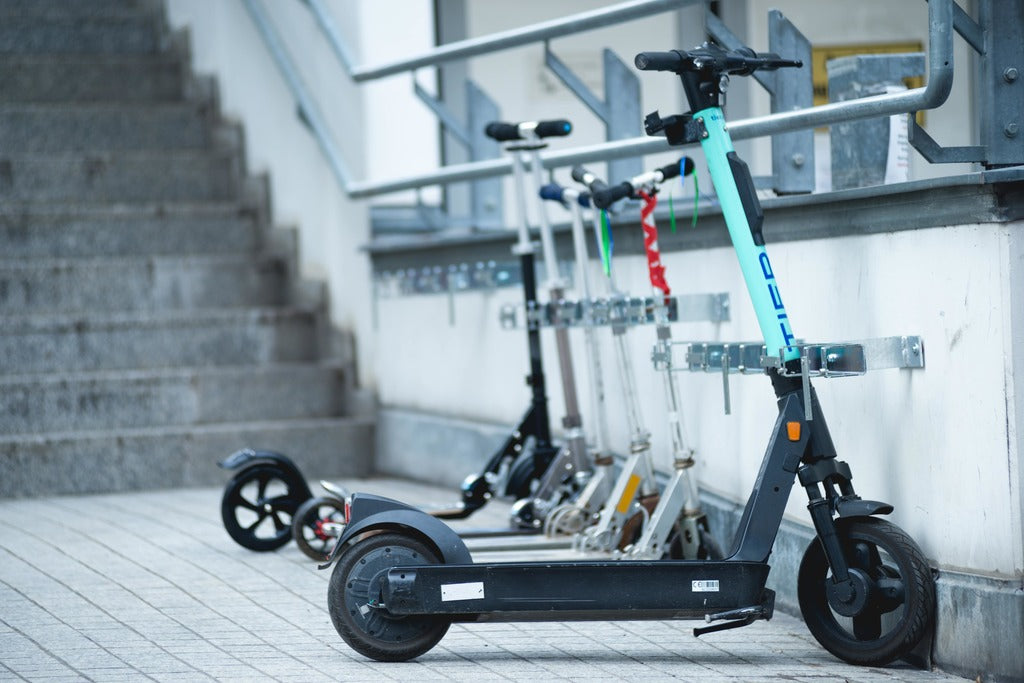 E-Scooter Ständer / E-Roller Ständer - Wandmontage - 5 Stellplätze